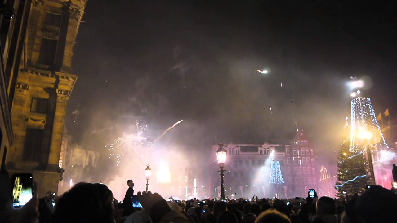 Amsterdam Dam Square firework 2015 - YouTube