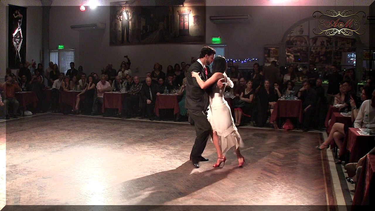 Natacha Poberaj, Julio Bassan y Orquesta Color Tango en Salón Canning ...