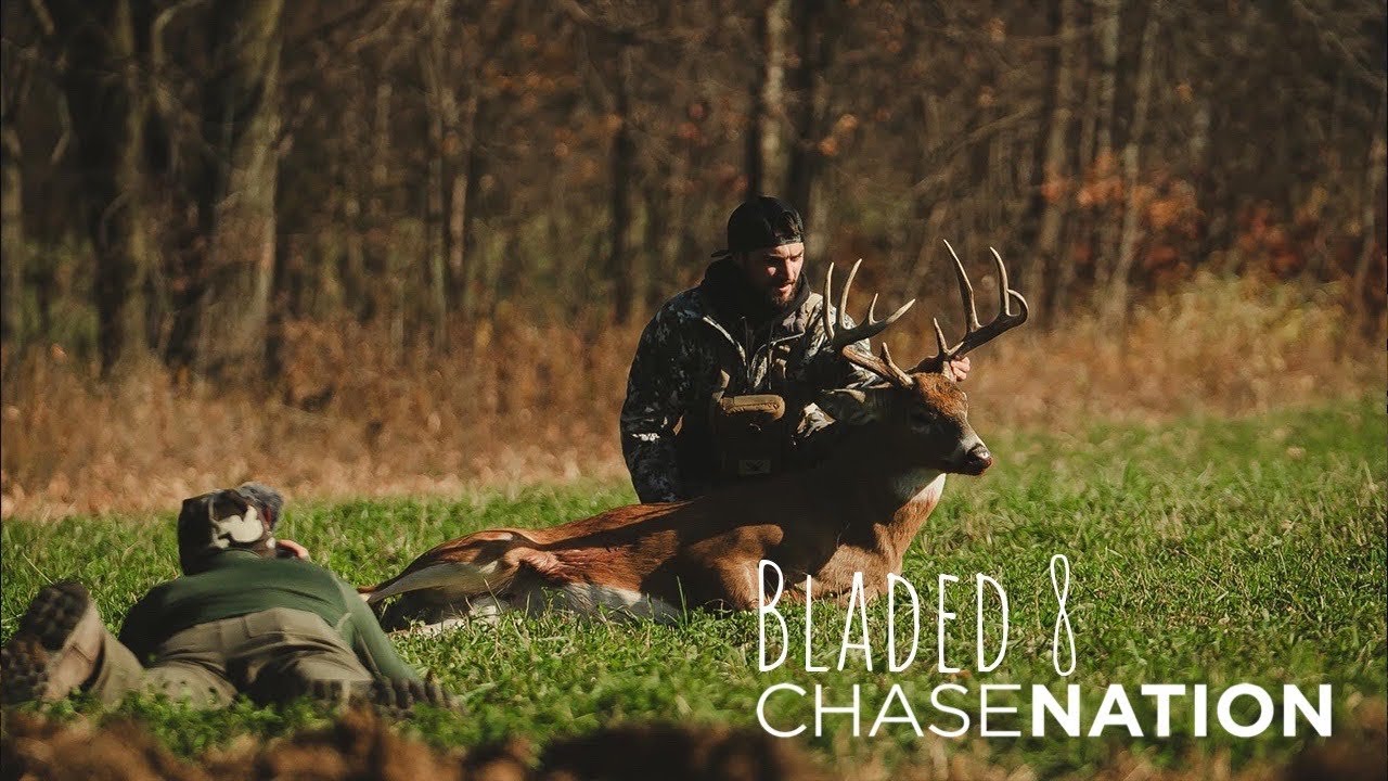 Incredible Bow Hunt for BIG Whitetail - YouTube