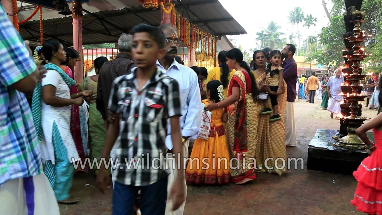 People throng Kottankulangara Sree Devi Temple for Chamayavilakku ...