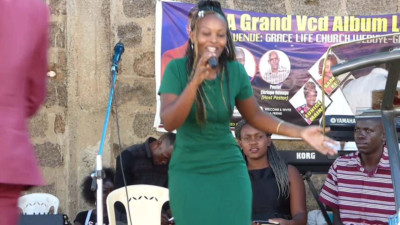 Sarah Ken live performance - YouTube