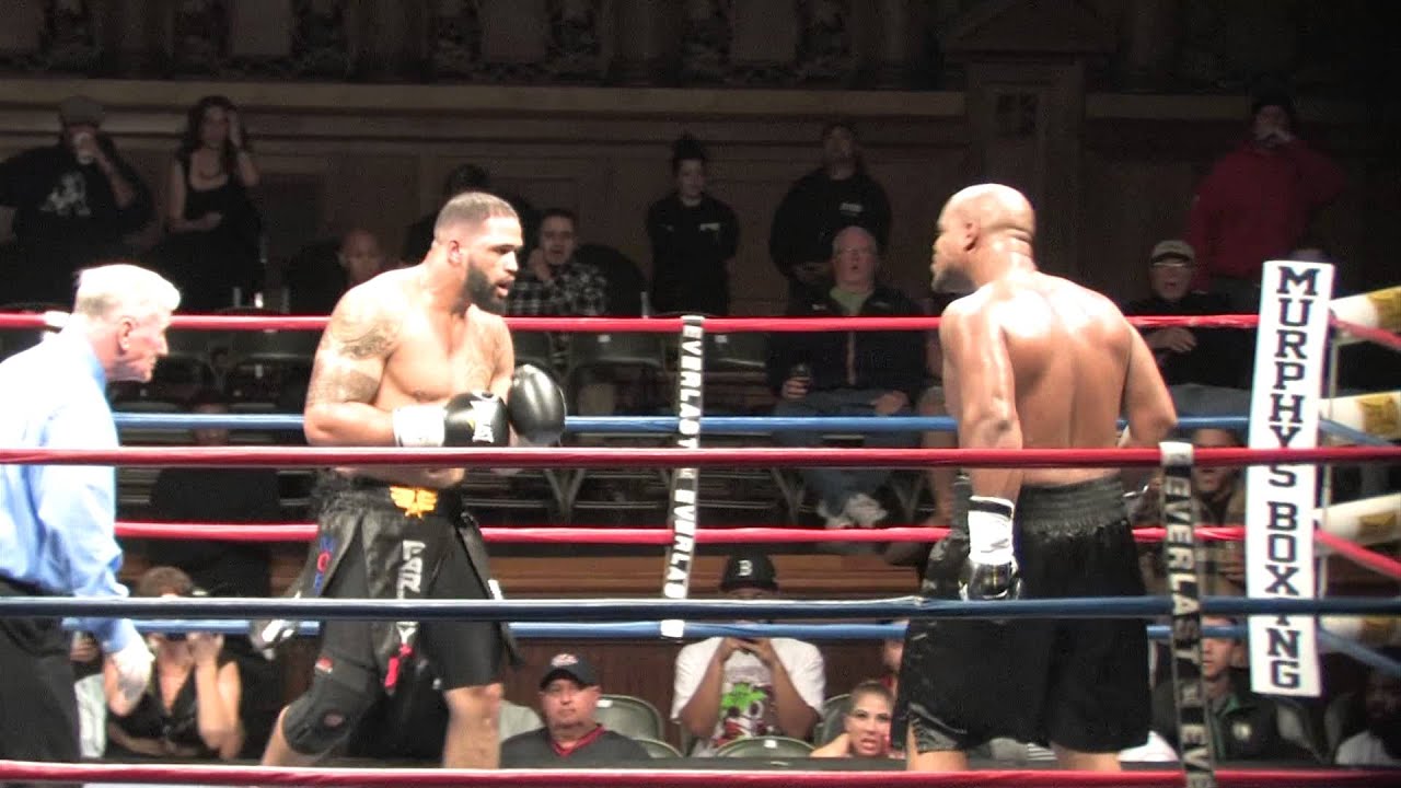 Alexis Santos vs Aaron Kinch - YouTube