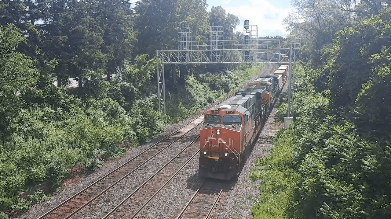 IC 2704! CN 122 - 2851E at Snake - July 29, 2022 - YouTube