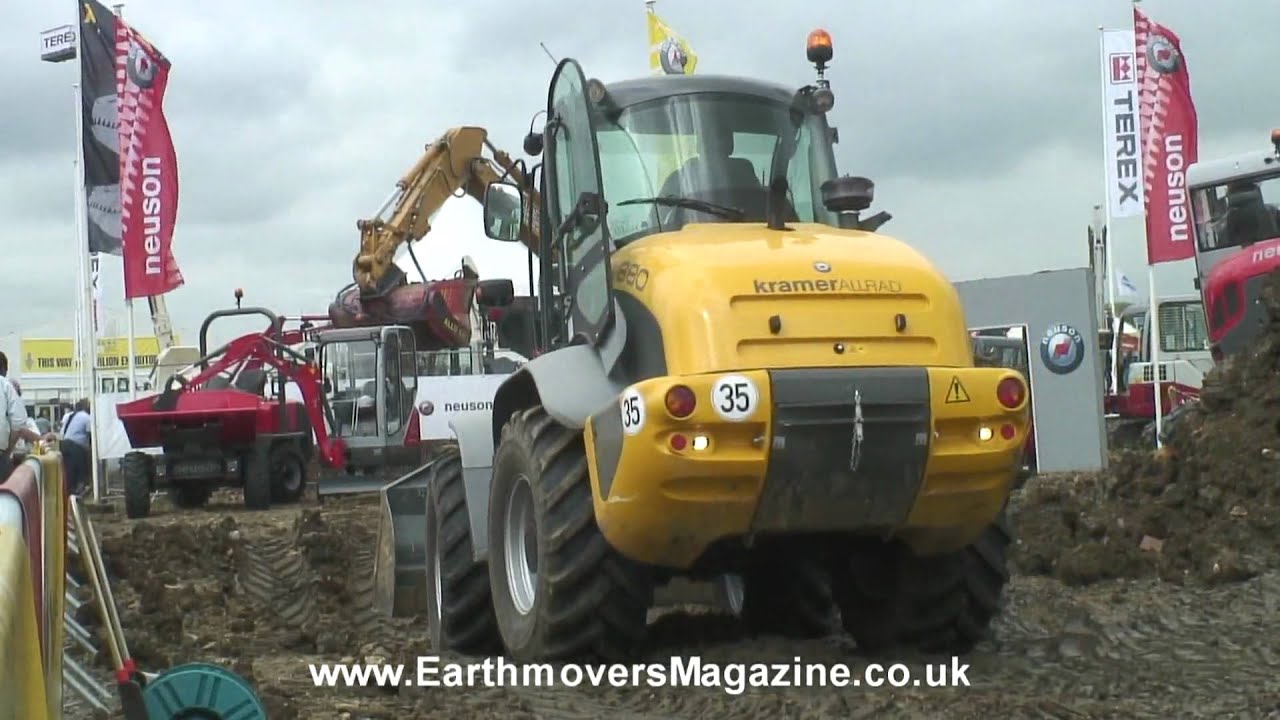 Kramer all wheel steer loader - YouTube