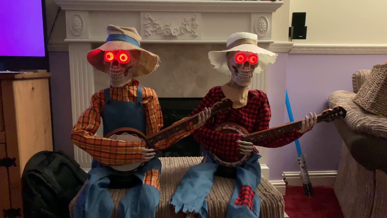 Singing skeletons - YouTube