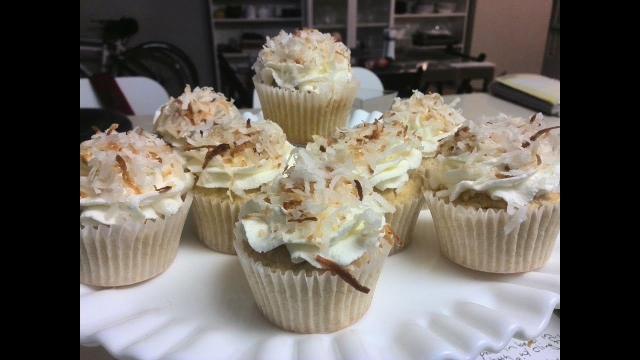 Make Delicious Coconut Cream/Custard Cupcake - YouTube