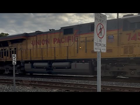 UP 6788 MRVWC With SD70ACE And Flagless GEVO Southbound Elk Grove Blvd - YouTube