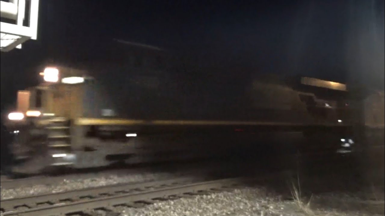 CSX 5462 Leads Q686 Eastbound - Terre Haute, IN 3-3-21 - YouTube