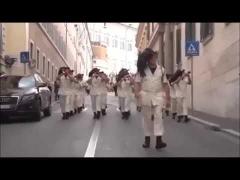 Italian Army High March (Bersaglieri) - YouTube