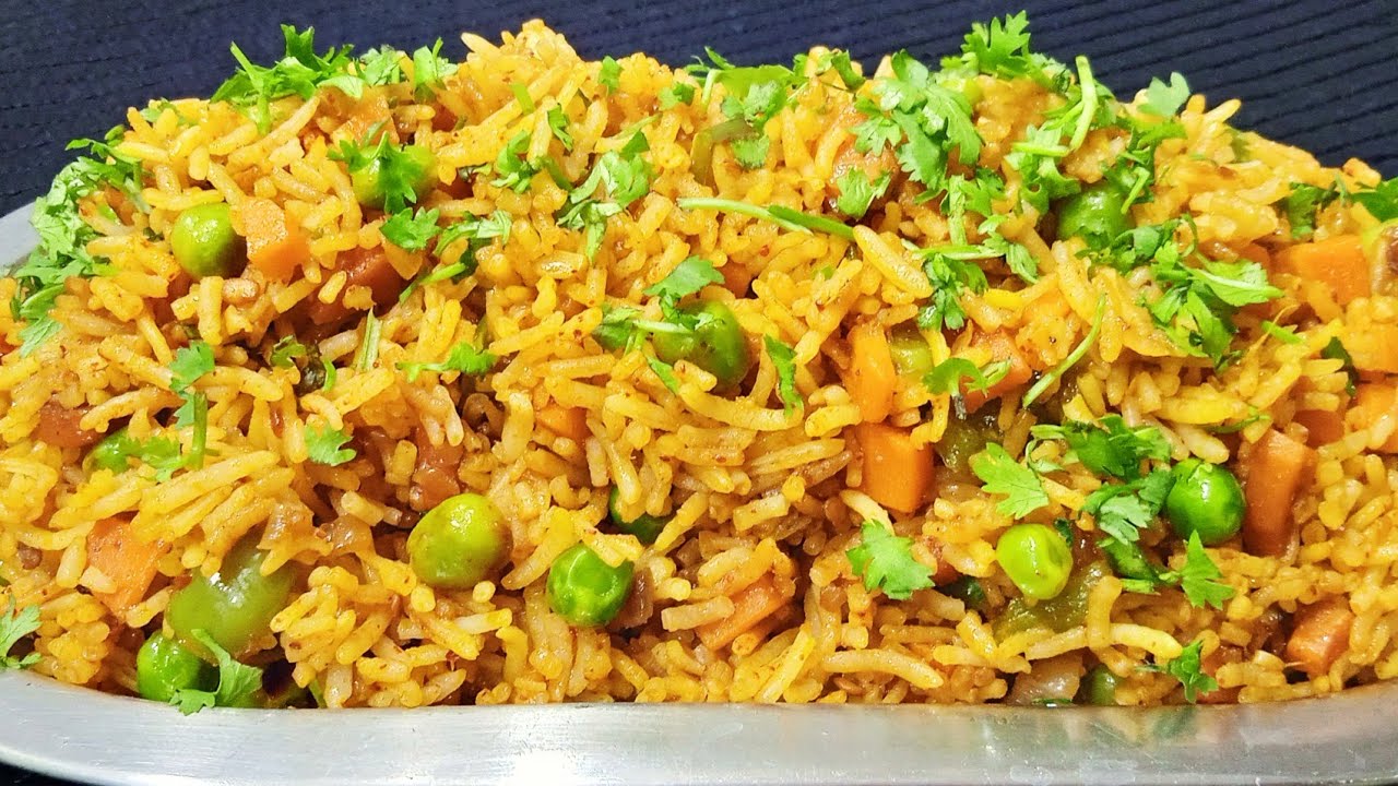 Schezwan Fried Rice | Street Style Schezwan Fried Rice | Dolly Porwal's ...