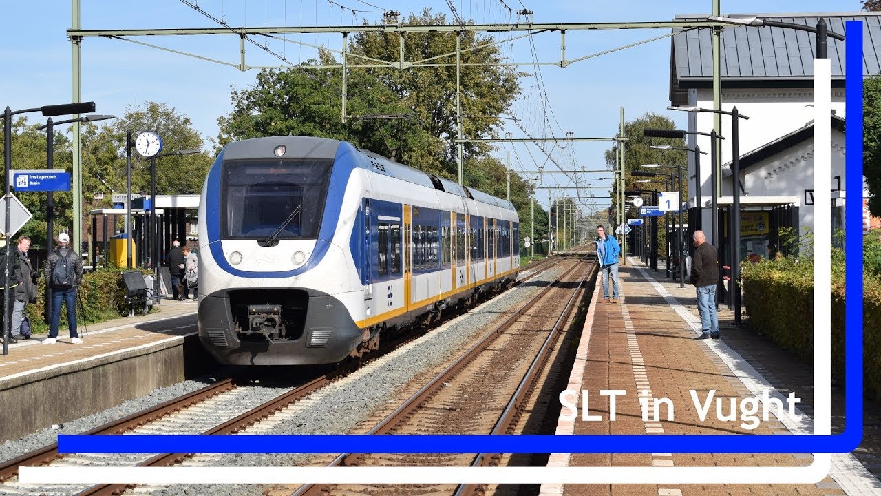 SLT 2465 halteert op station Vught - YouTube