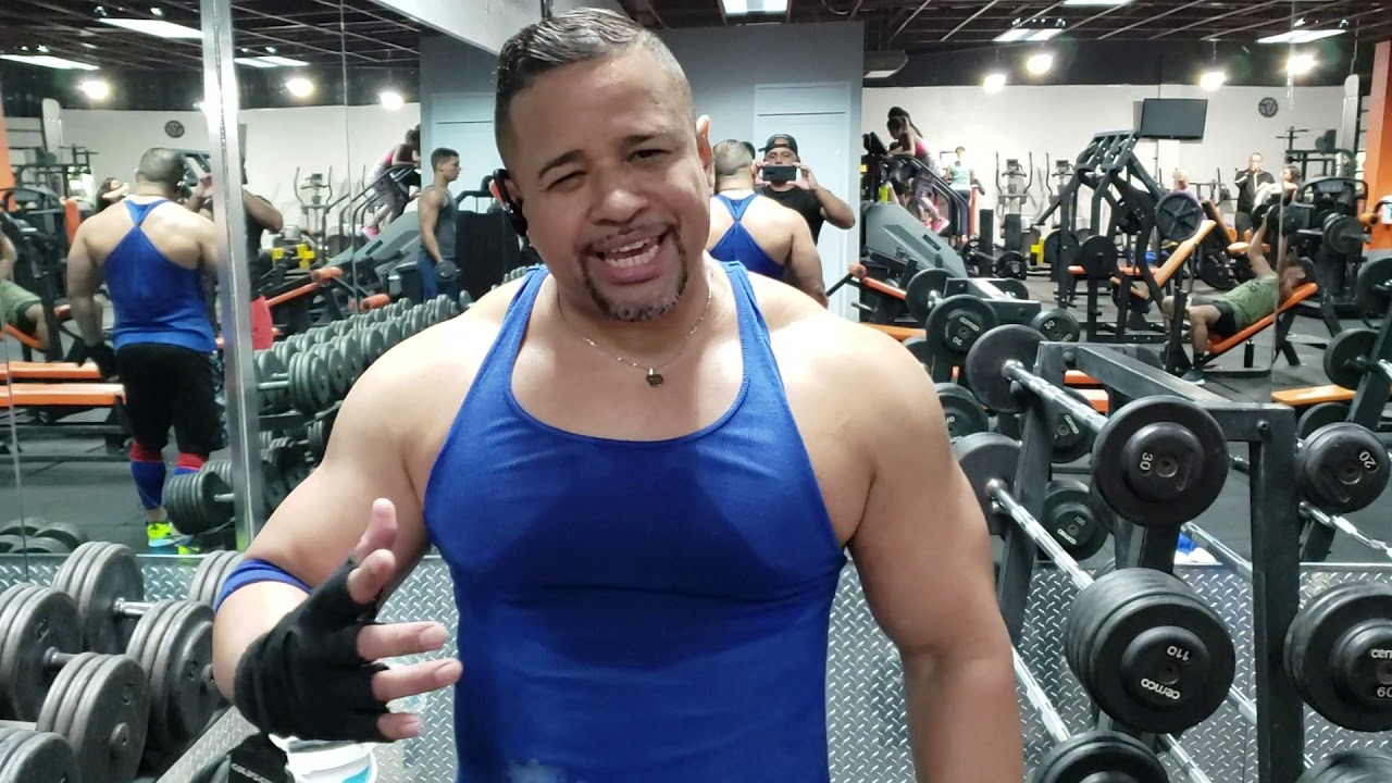 La Roca Training - YouTube