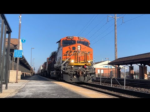 BNSF #7102 Long Intermodel Train with a GECX! (2-25-23) - YouTube