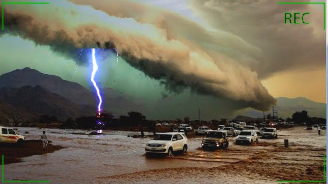 Scariest STORM Moments In Saudi Arabia Caught On Camera #3 - YouTube