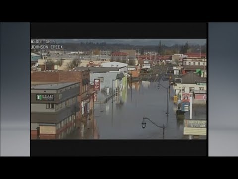 LIVE look at flooding in downtown Sumas - YouTube