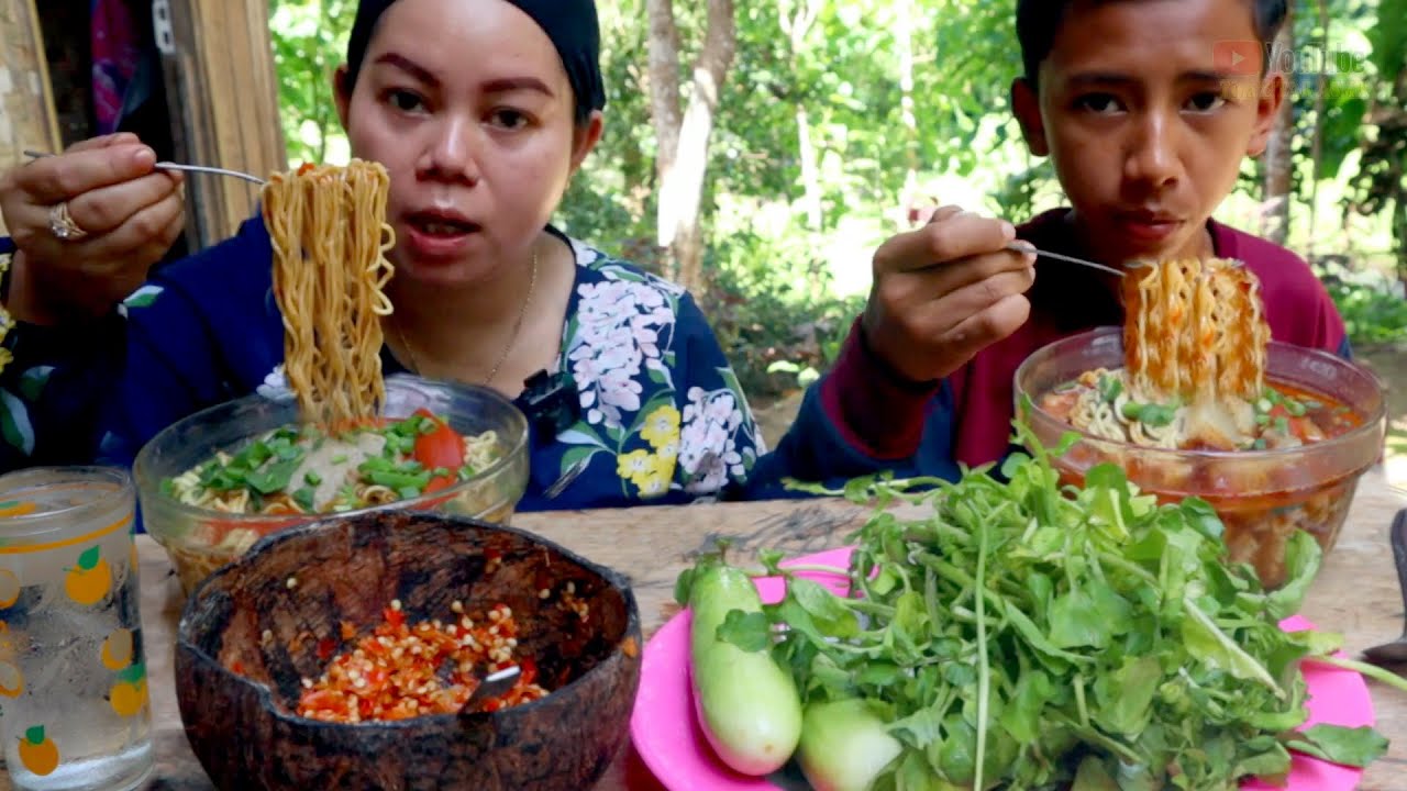 Lagi Mudik Makan Bakso Tenis Isi Daging Jumbo Super Pedas di Kampung ...