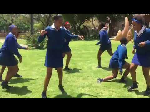 School  girls dances this new Kenya trending dancing style better. watche hear