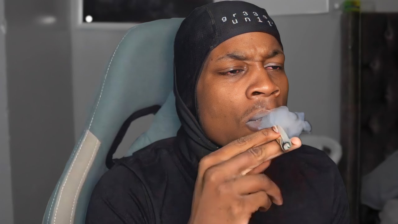 Tylil Gets High On Stream For The First Time..😂 (Age Restricted) - YouTube