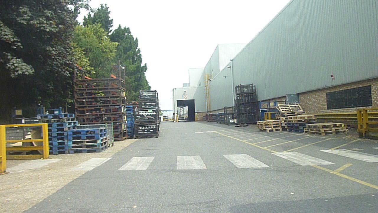 A day in the ford factory in Southampton - YouTube