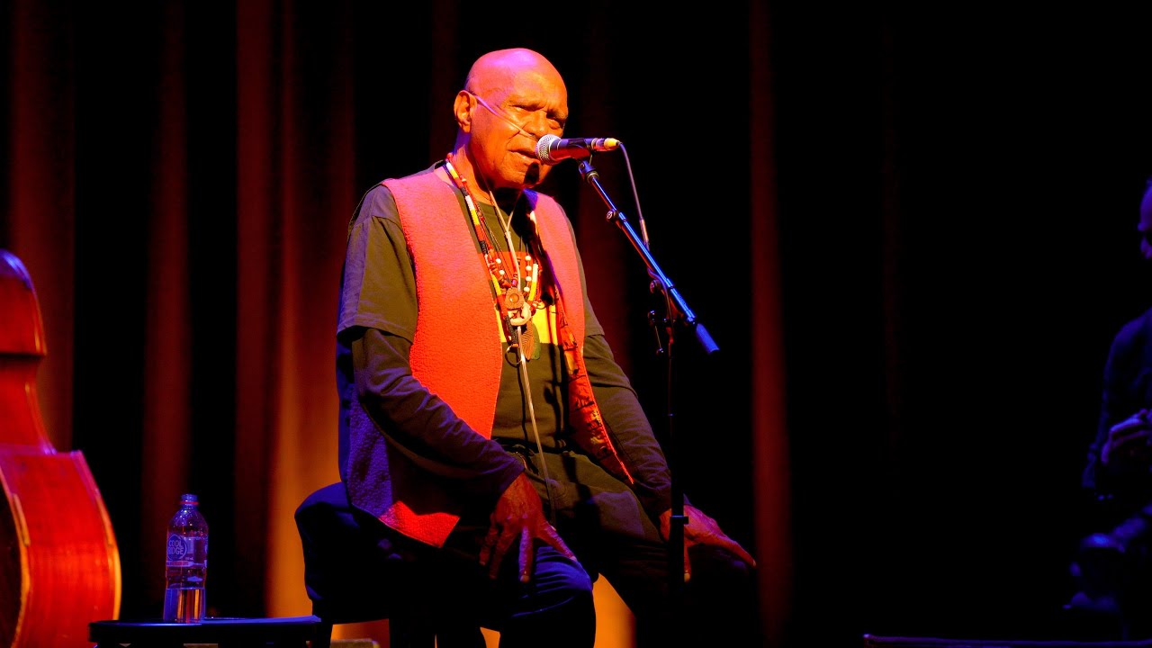 LIVE Archie Roach Performing Beggar Man at the Princess Theatre 2022 ...