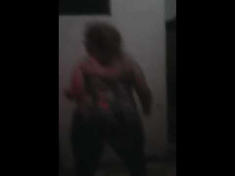 Madre e hijo baile sensual boracha la mama