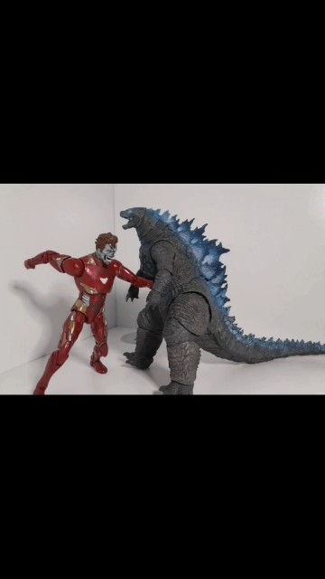 Iron Man Vs Godzilla 🤣 - YouTube
