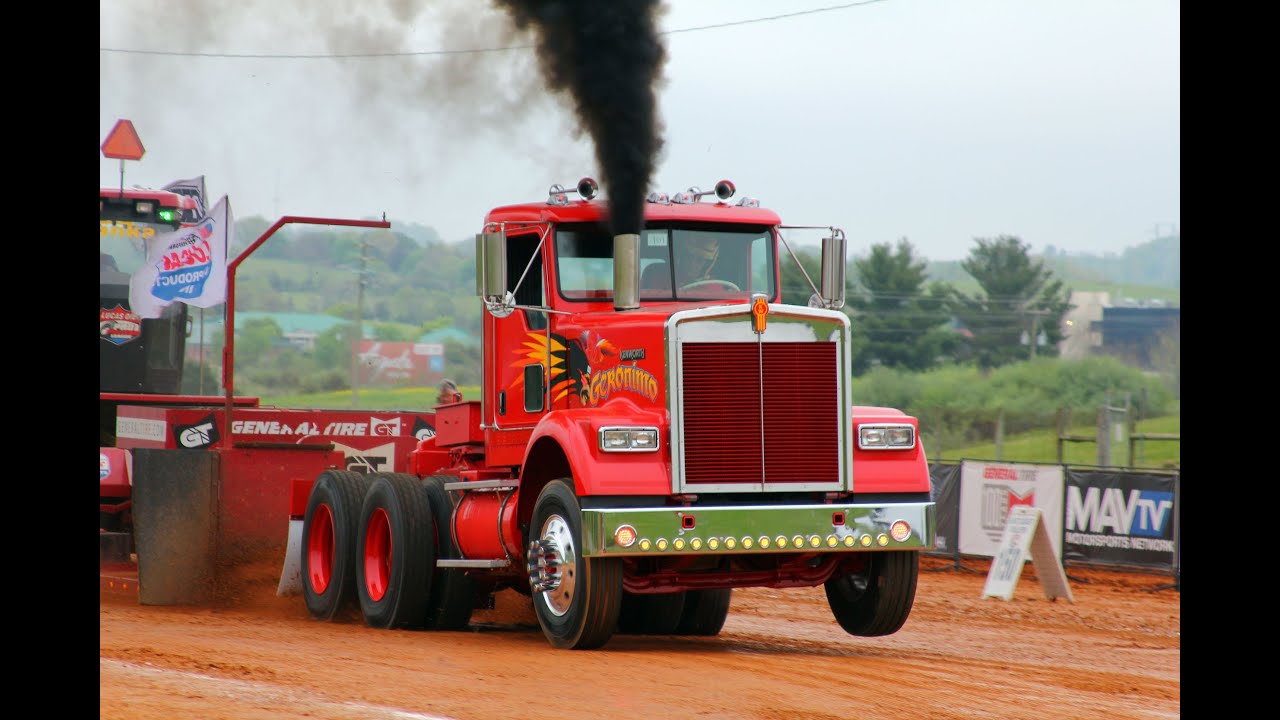 Lucas Oil Pro Stock Semis Pulling at Fishersville - YouTube