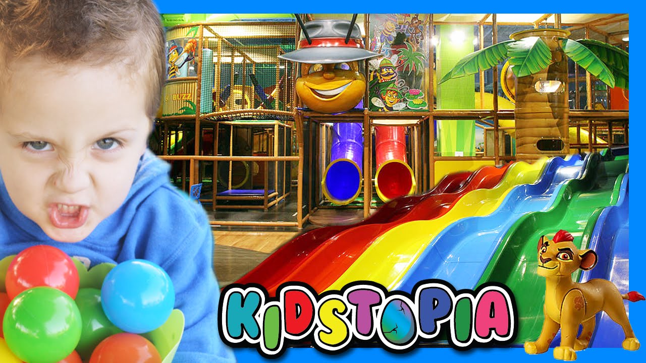 Indoor Playground Family Fun Play Area for kids Giant inflatable Slides ...