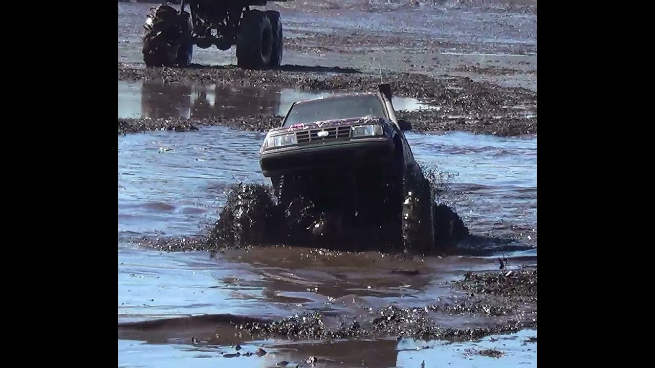 GIRLS GO MUD BOGGING...@ TGW, Iron Horse - YouTube