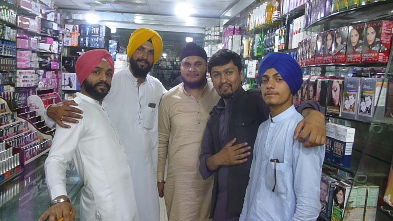 Minorities in Pakistan | Sikh Community in Peshawar (Why These Sikh ...
