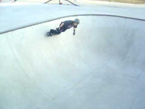 brandon pennington carveing a bowl on a timberwolf - YouTube