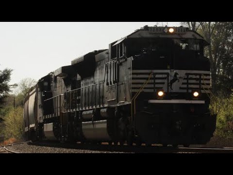 NS 12R slowly coming by Pineville with NS 7263 with a unique P3 leader on 3/25/23 - YouTube