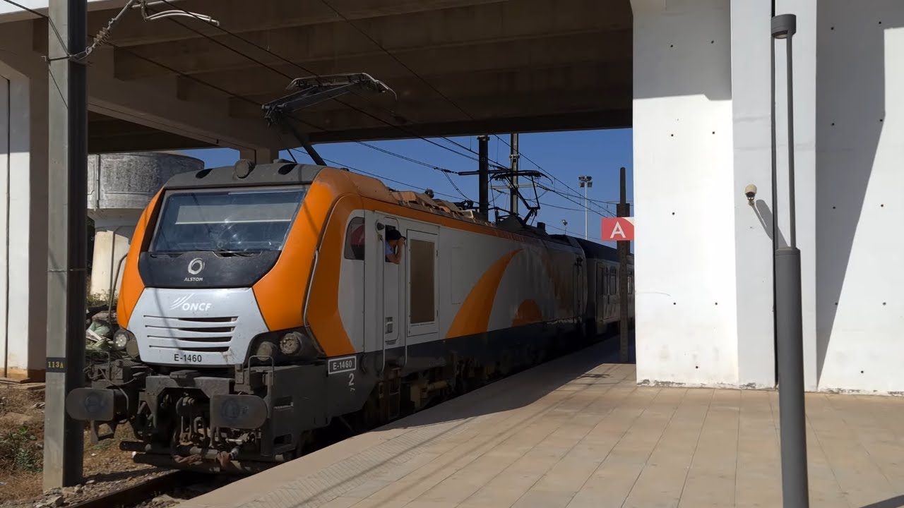 ONCF E-1460 assurant le TL 151 départ de Kénitra vers Tanger Ville ...