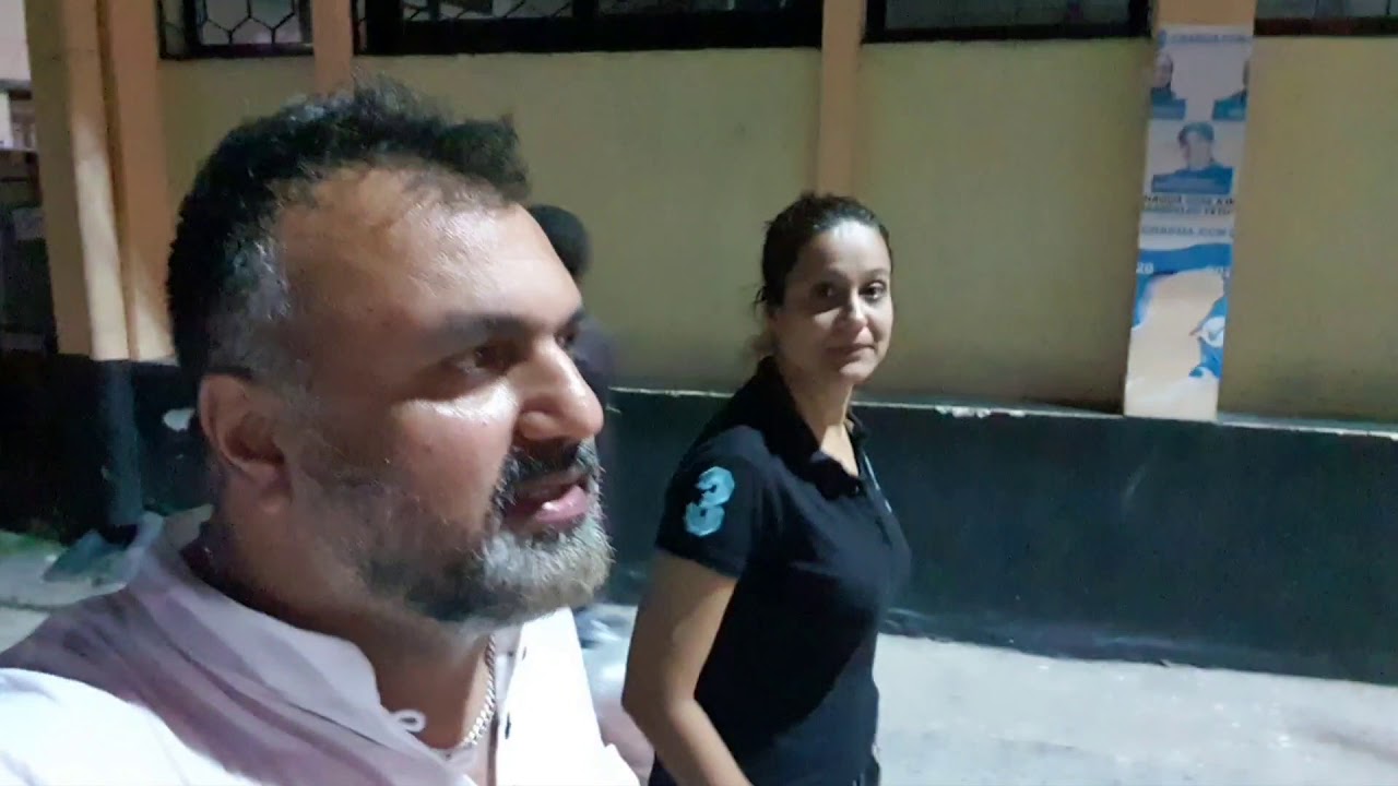 Mix outside Nizari Flats in Dar-es-salaam, walk through Kisutu, the ...