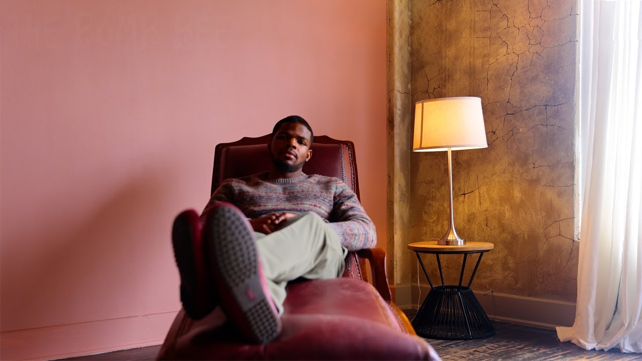 The Bomb Bee - (Music Video) Brandon Bee - YouTube