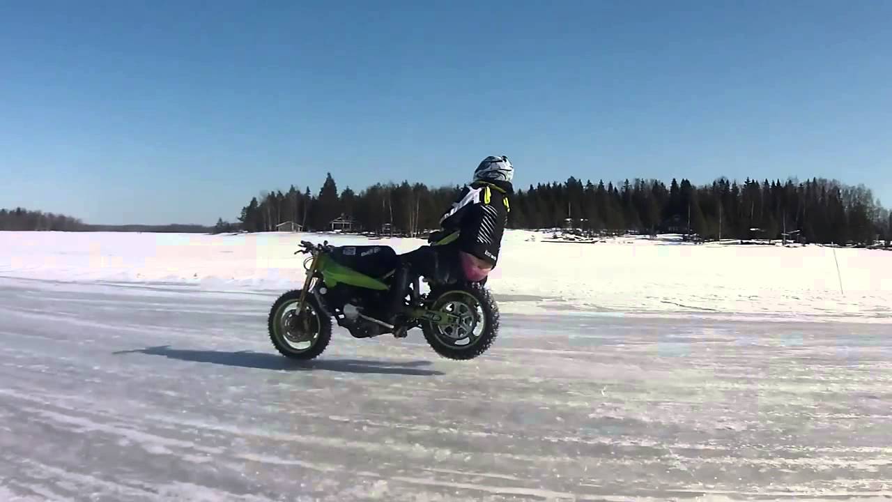 Motorcycle crash on ice - YouTube
