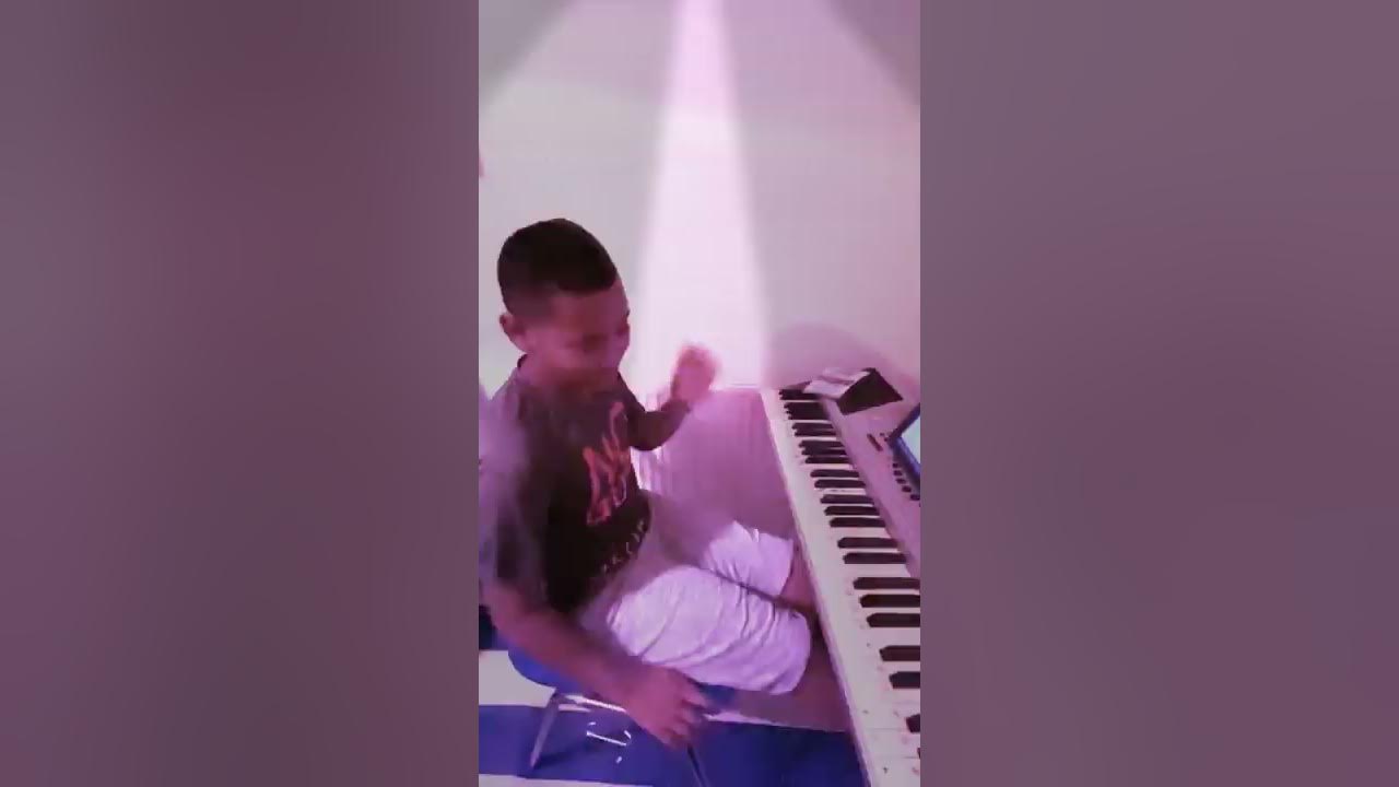 Eda sa qaqa sung by Israel: Fiji and English version - YouTube