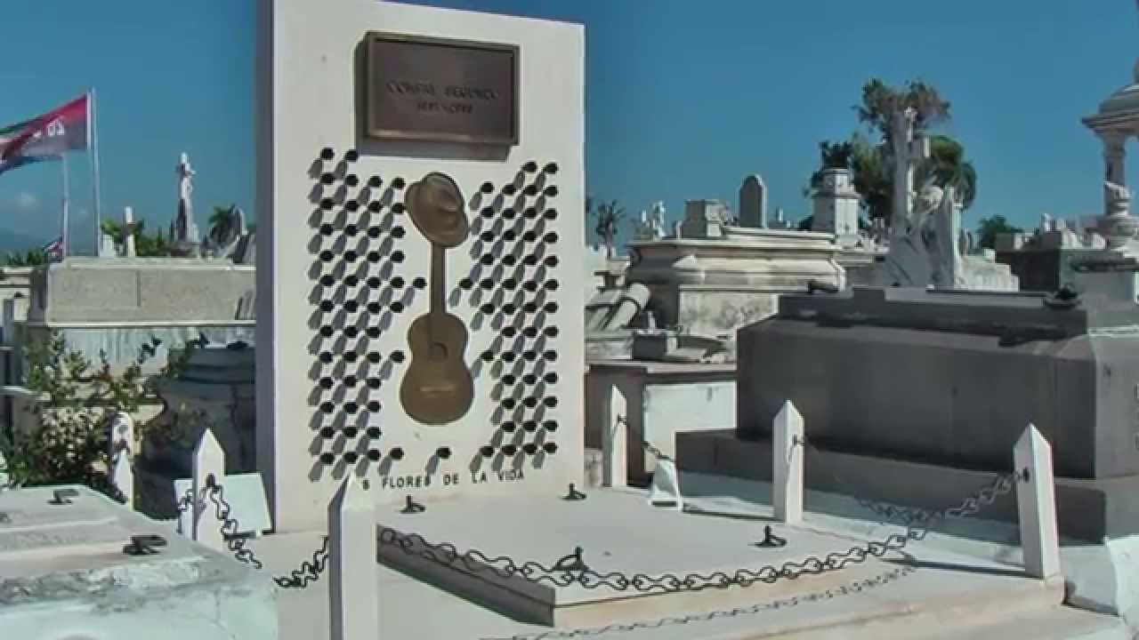 The grave of Compay Segundo in Santiago de Cuba - YouTube