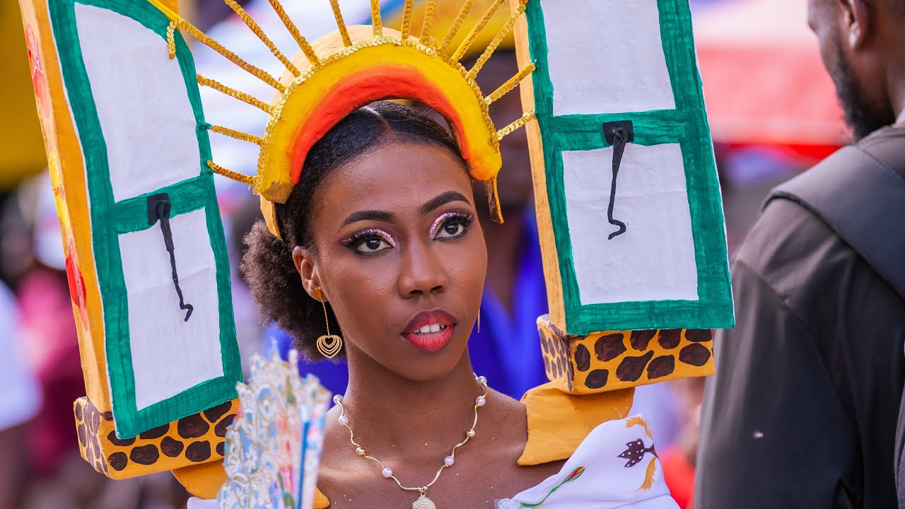 Vidéo de la 33ème édition du Carnaval de Jacmel, en Haïti - YouTube