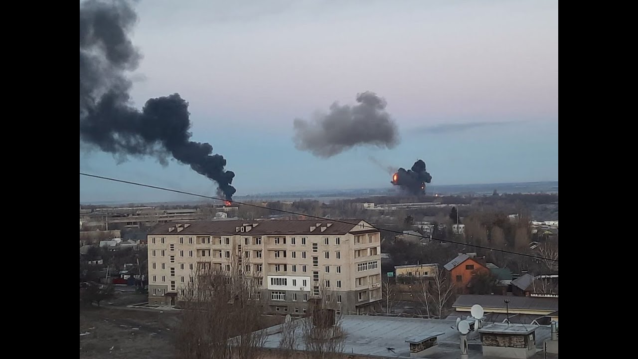 Traffic Jam In Ukraine After Russia Start Attack. - YouTube