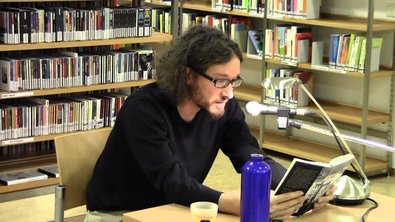 Martin Mucha liest aus "Erbschleicher" - YouTube