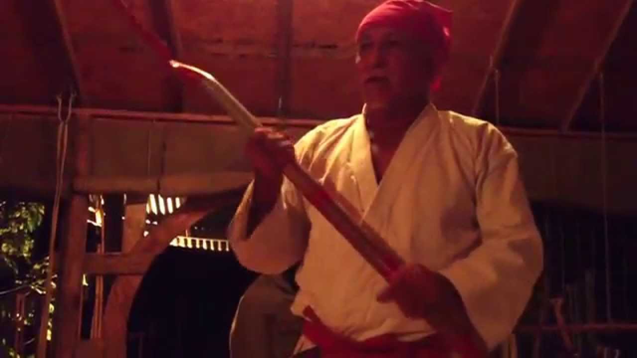 Okinawa karate Ko budo's eku - YouTube