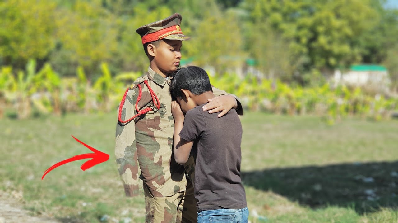 Pak Army Officer Ka Haath Jang Mein Shaheed Hogaya || Heart Touching ...