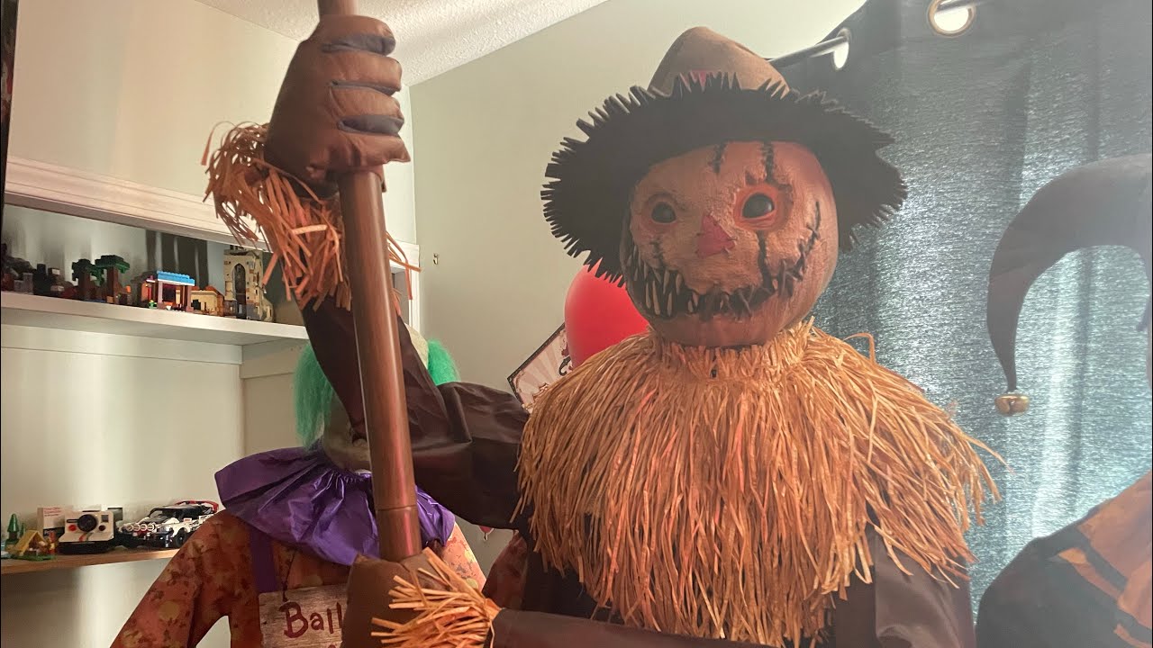 Spirit Halloween Mack straw unboxing 2024 - YouTube