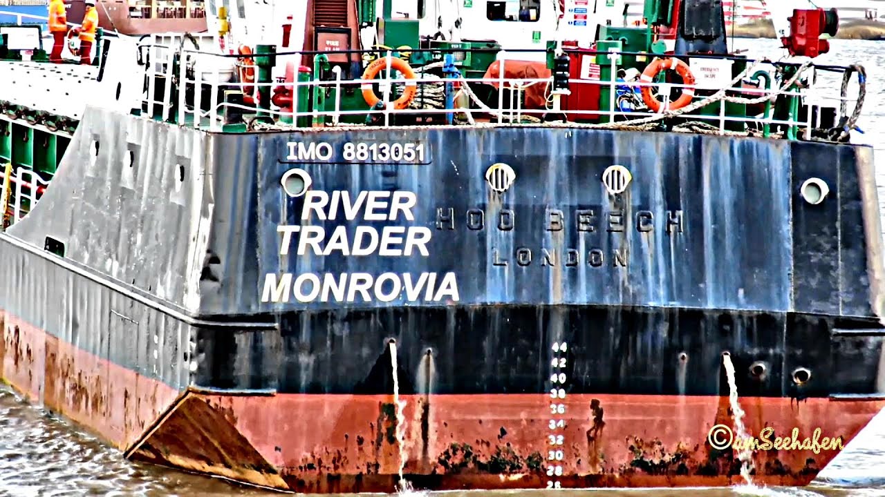 Einlauf KüMo RIVER TRADER D5CD5 IMO 8813051 Emden inbound coaster cargo ...