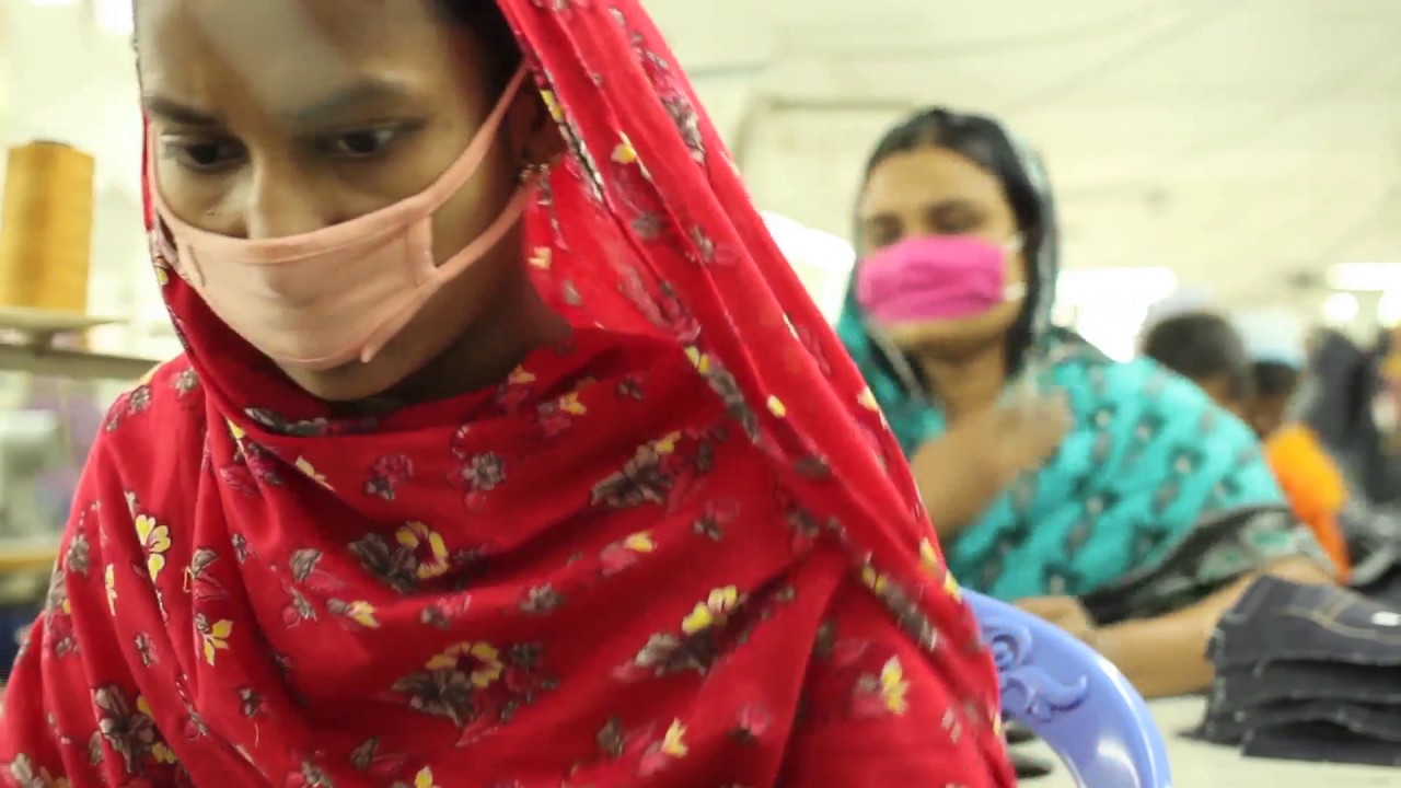 2 Girls Trailer - YouTube