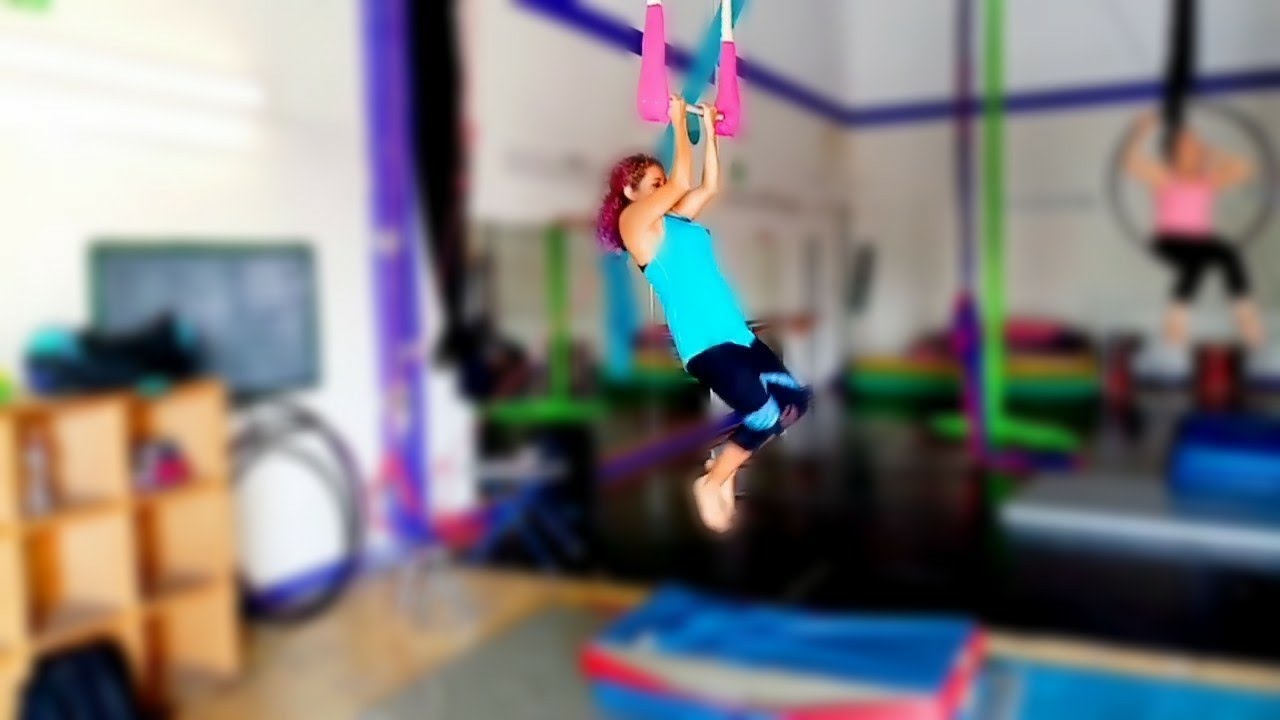 Enseñar trapecio fijo - Enseñar circo 000006 - YouTube
