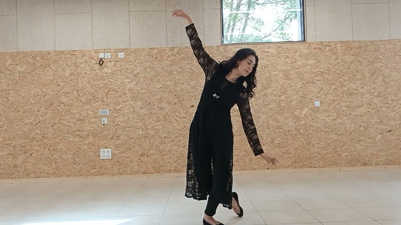 TIPS for PERSIAN DANCERS Define beautiful diagonal arm lines with this ...