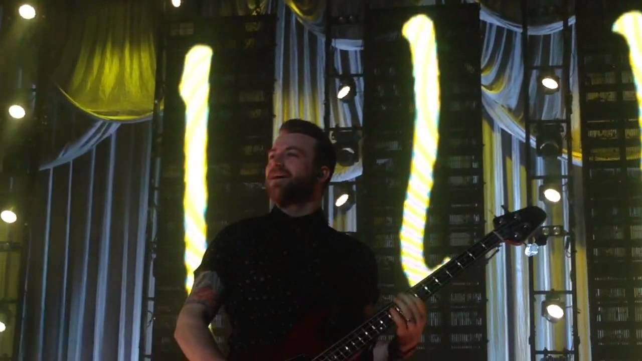 Paramore - Still Into You (BALLOON FAIL) 10/23/13 San Diego - Self ...