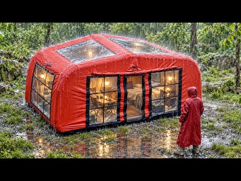YAĞMURDA LÜKS KAMP ⛈️ XXL ŞİŞME KAPSÜL ÇADIR